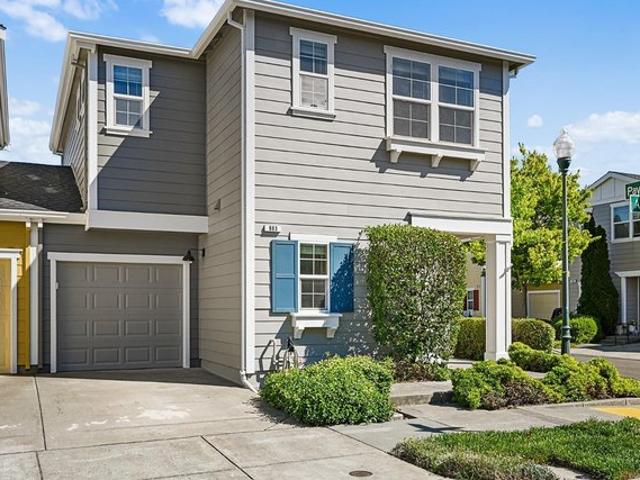 983 Aston Cir, Santa Rosa, CA 95404