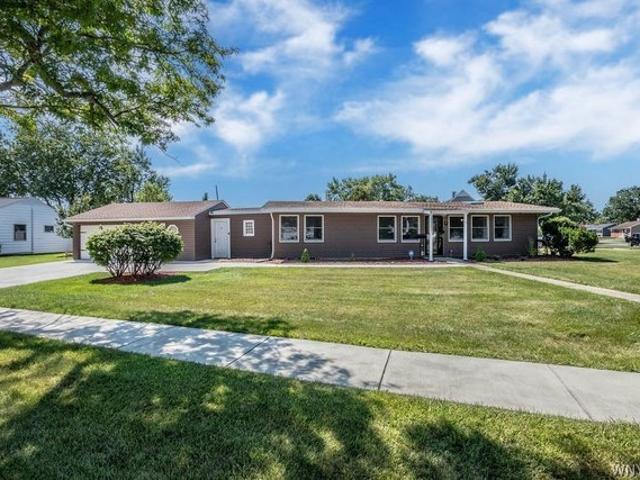 983 Enola Rd, Grand Island, NY 14072