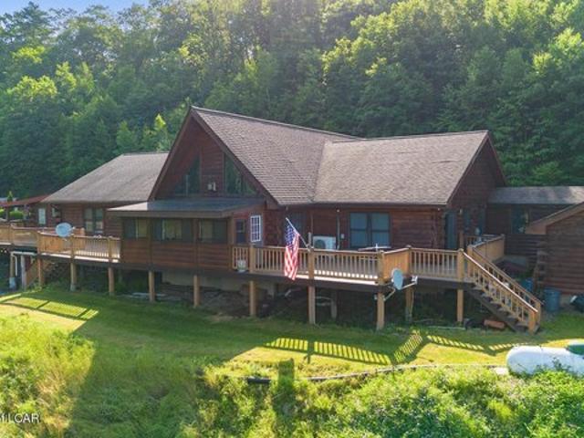 983 Swamp Rd, Hunlock Creek, PA 18621