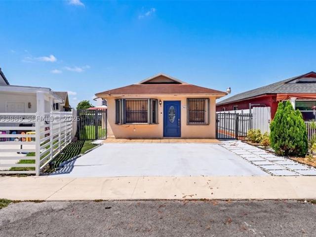 983 W 42nd Pl, Hialeah, FL 33012