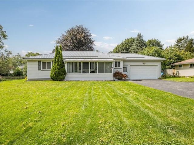 983 Wegman Rd, Rochester, NY 14624