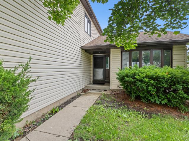 983 Valleyview Drive