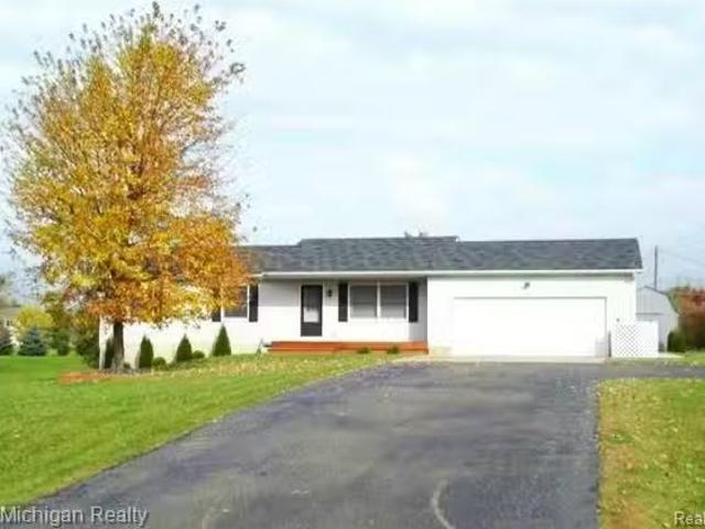 9844 BRANDI LN, FOWLERVILLE, MI 48836 Single Family Residence.