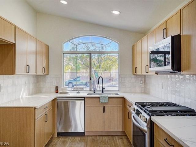 9844 Lenox Crest Pl, Las Vegas, NV 89134