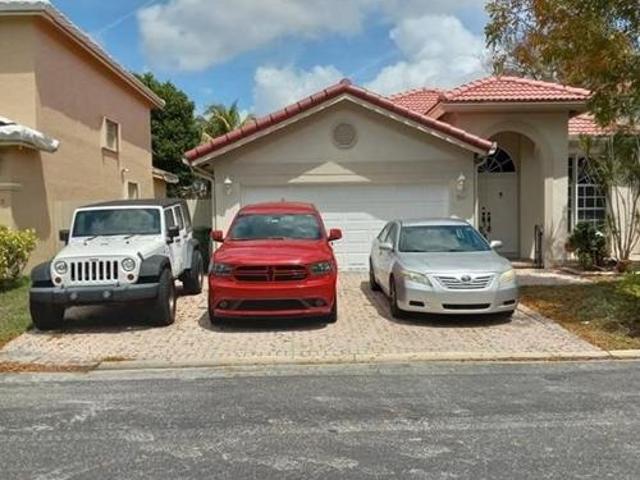 9847 NW 22nd St, Pembroke Pines, FL 33024