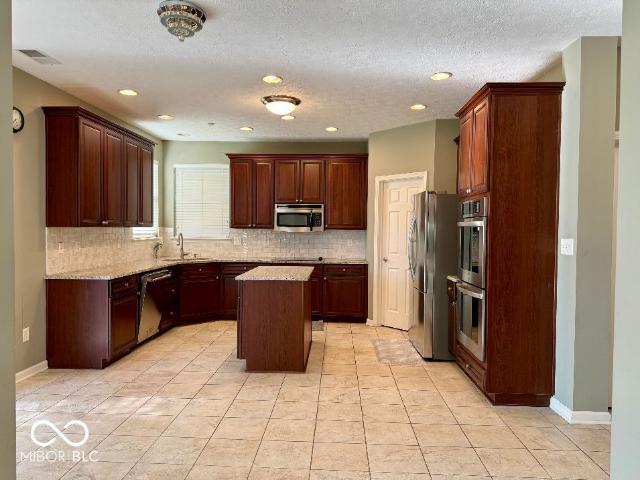 9849 N Anchor Bend