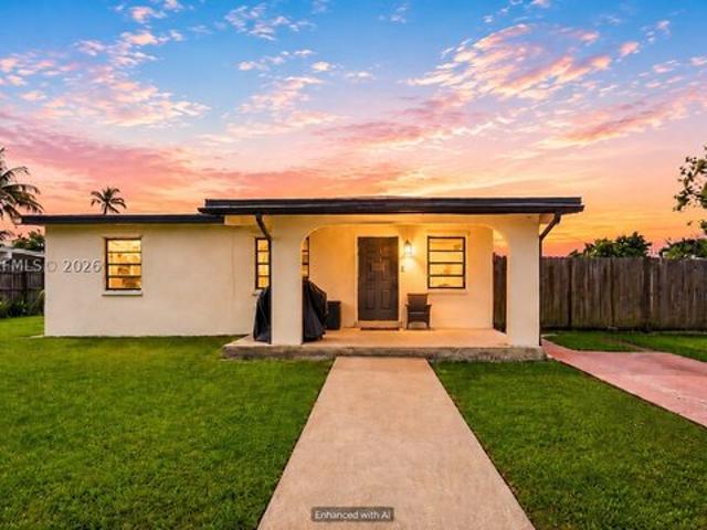 9840 SW 48th St, Miami, FL 33165