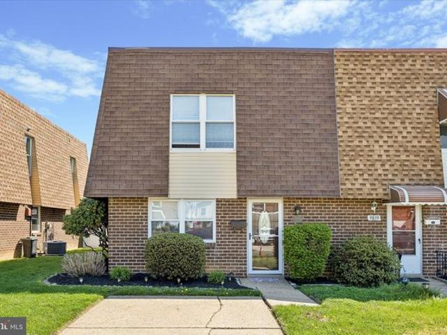 9841 Cowden St, Philadelphia, PA 19115