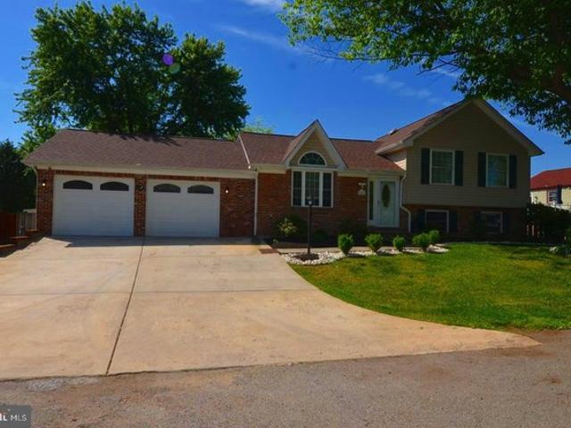 9843 Nimitz Ct, Manassas, VA 20109
