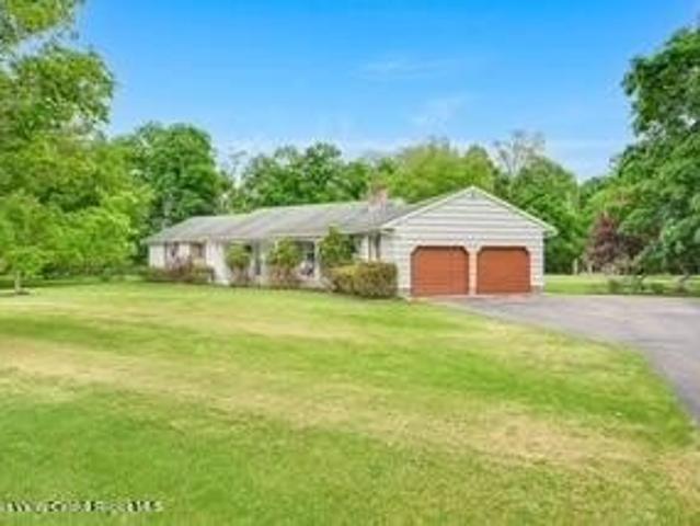 984 Blue Mountain Rd, Saugerties, NY 12477