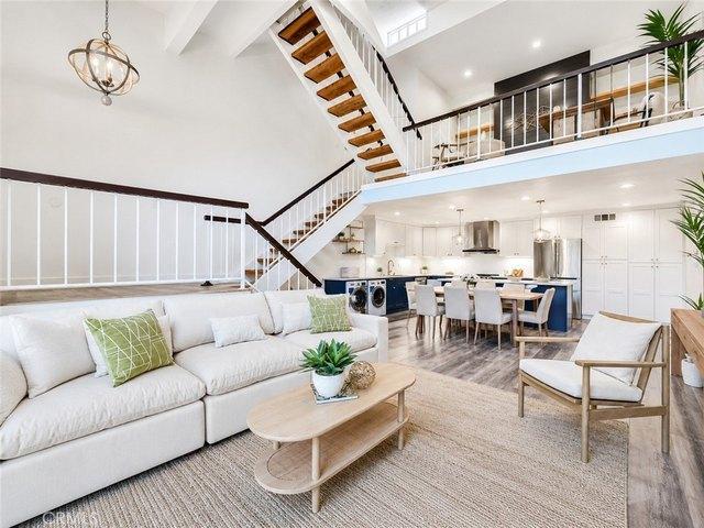 984 Granville Ave, Los Angeles, CA 90049