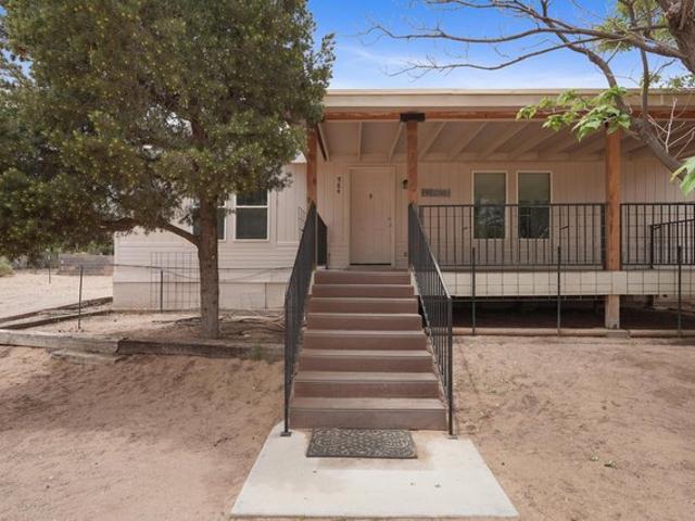 984 Hollywood Blvd, Corrales, NM 87048