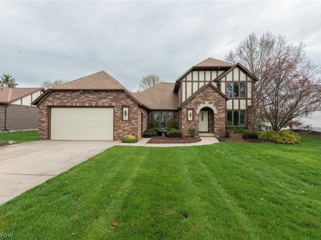 984 Meadowlark Ln, Medina, OH 44256