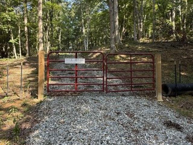 984 Nibert Rd, Gallipolis, OH 45631