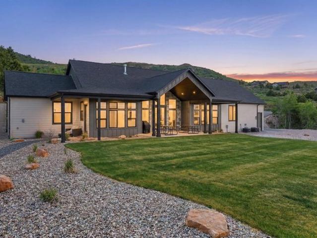 984 S Crossed Arrows Cir, Garden City, UT 84028