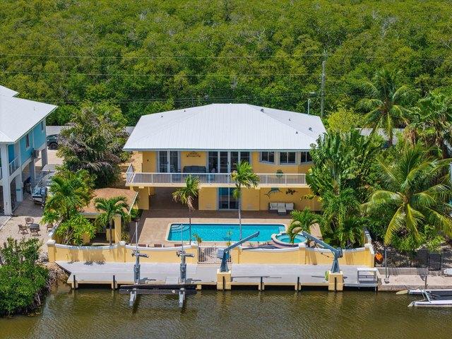 984 Shaw Dr, Key Largo, FL 33037