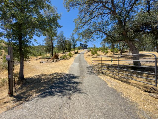 9854 Record Range Road