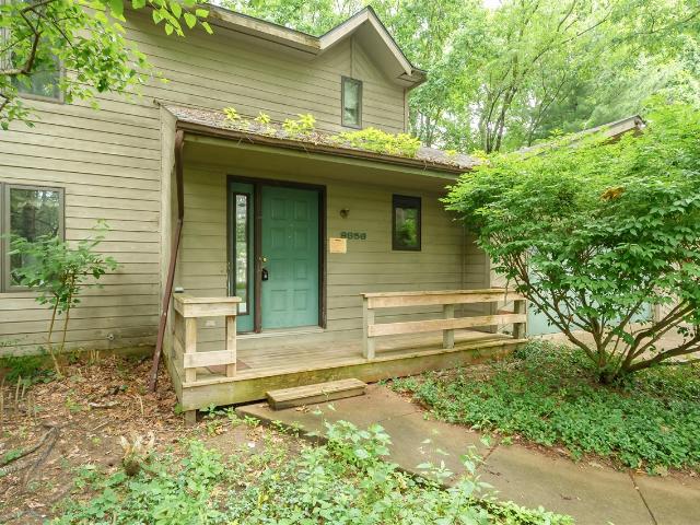 9856 Oak Forest Circle