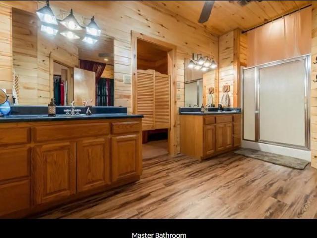 9856 Cherokee Trail