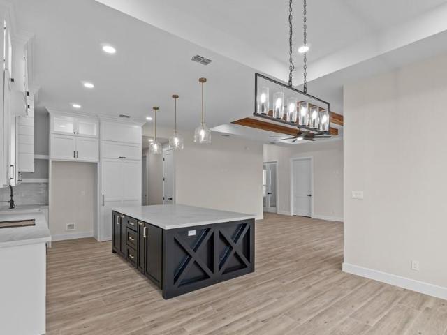 9857 Heights N