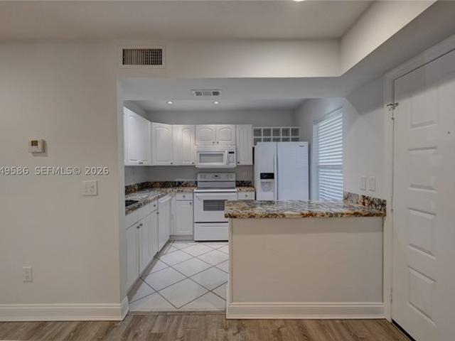 9858 NW 3rd St Unit 9858, Plantation, FL 33324