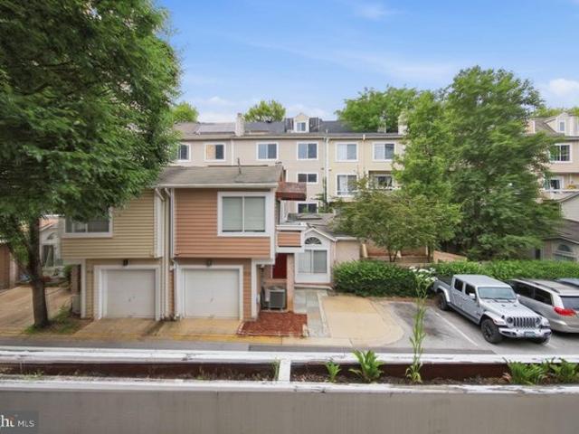 9859 Sailfish Ter, Montgomery Village, MD 20886