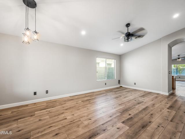9859 W QUAIL Avenue