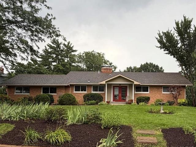 9853 Richter Ln, Crestwood, MO 63126
