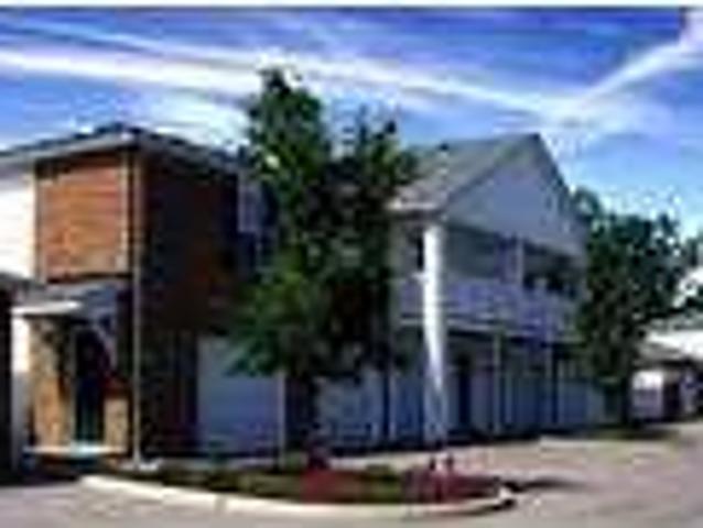 $985 / 2br 1170ftÂ² Available Soon! 2 bedroom 2 bath apartment with an