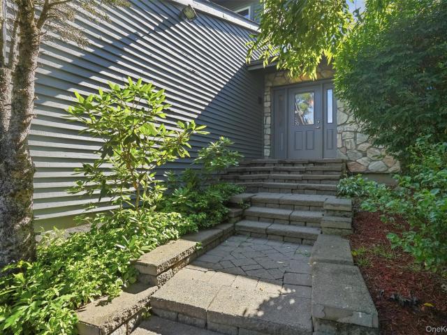 985 Craigville Road