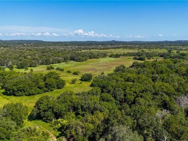 985 Dewberry Ln, Harwood, TX 78632