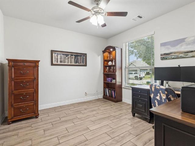 985 E Villas Court