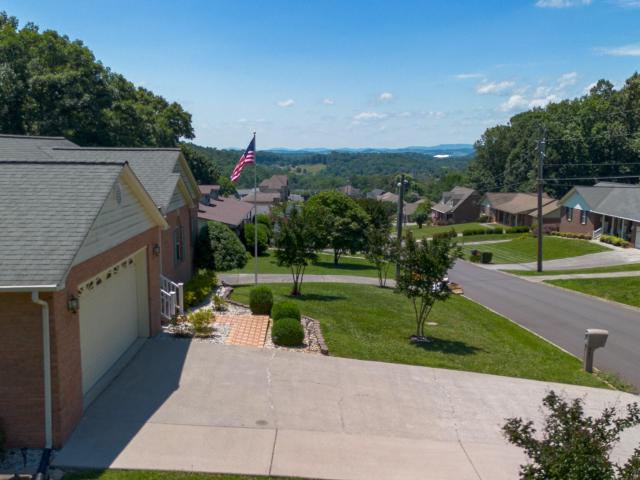 985 E Brentwood Drive