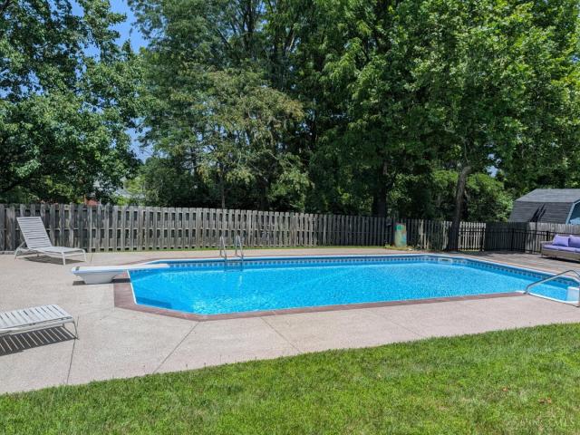 985 Locust Court