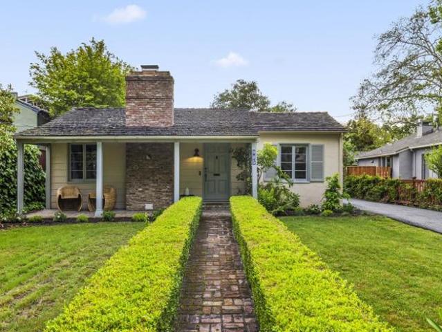 985 Lincoln Ave, Palo Alto, CA 94301