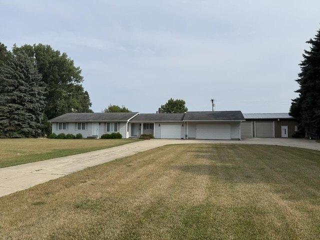 985 Sand Rd, Port Austin, MI 48467