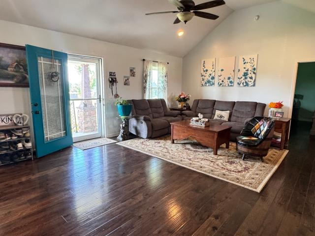 985 Richland Farms Dr