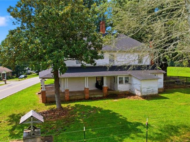 985 Traphill Road