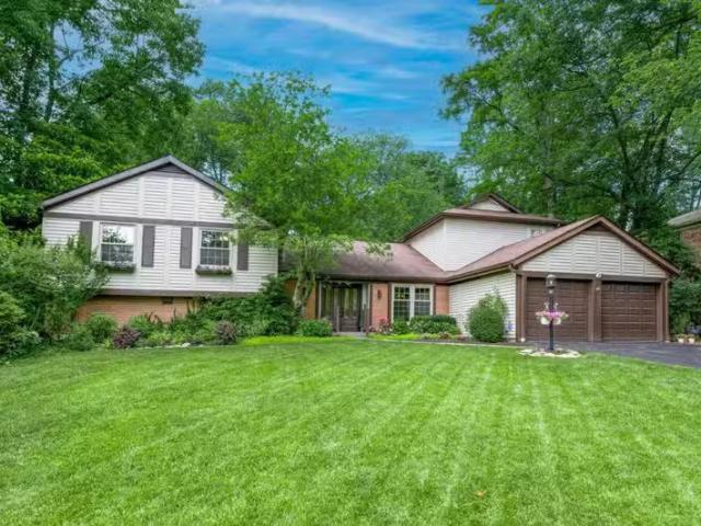 9865 FORESTGLEN DR, MONTGOMERY, OH 45242 Single Family Residen.