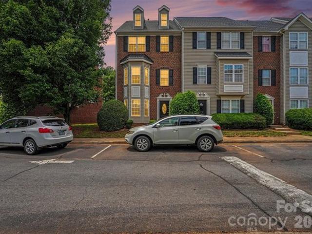 9866 Treeside Ln, Matthews, NC 28105