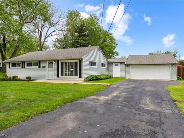 9868 Ridgewood Dr, Twinsburg, OH 44087