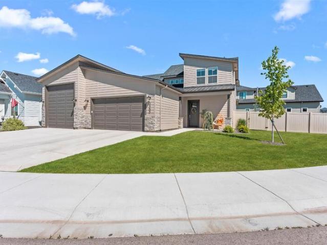 9868 Sunset Valley St, Star, ID 83669