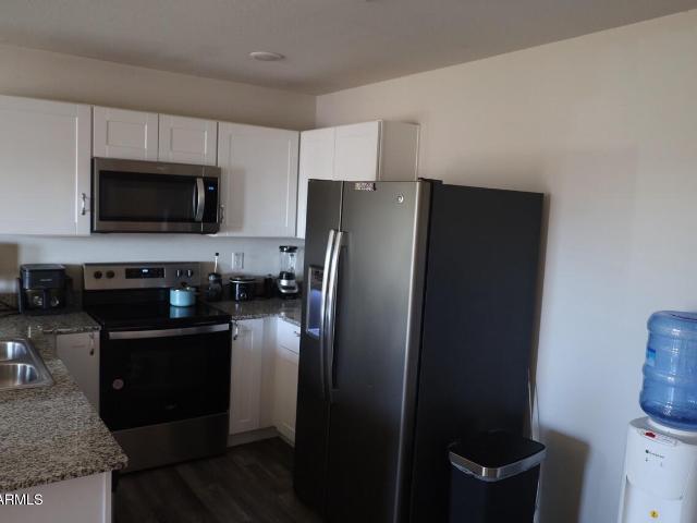 9860 w kayenta drive