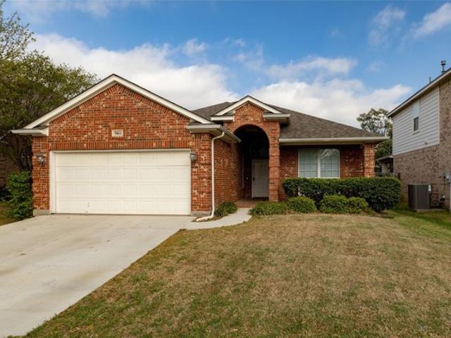 9861 Gallatin Ln, Fort Worth, TX 76177