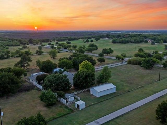 9861 Jim Christal Rd, Denton, TX 76249