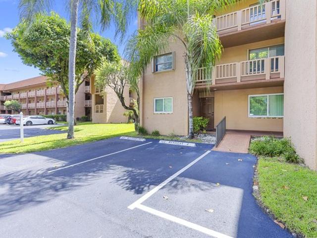9861 Sunrise Lakes Blvd Apt 101, Sunrise, FL 33322