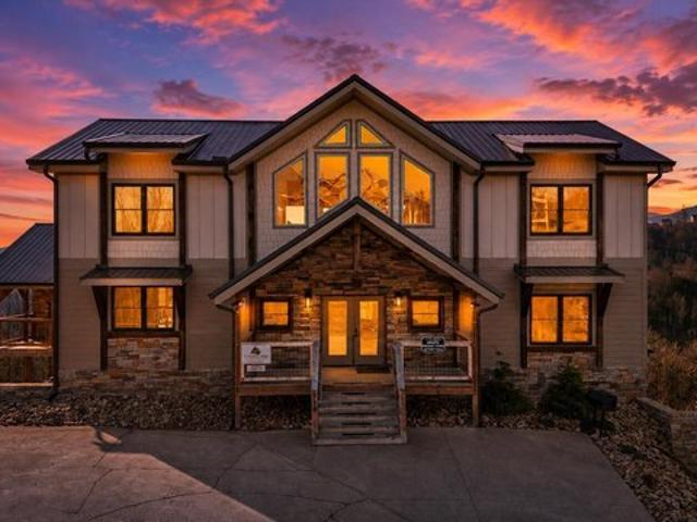 986 Chestnut Dr, Gatlinburg, TN 37738