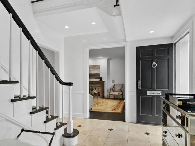 986 Brittany Road