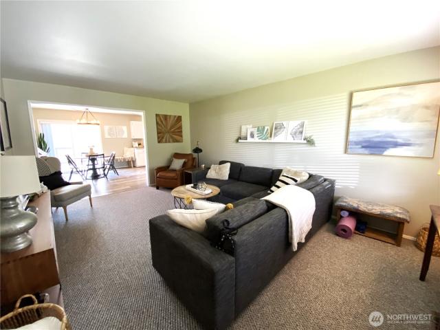 986 Highline Drive