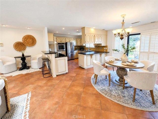 986 Post Rd, Costa Mesa, CA 92626